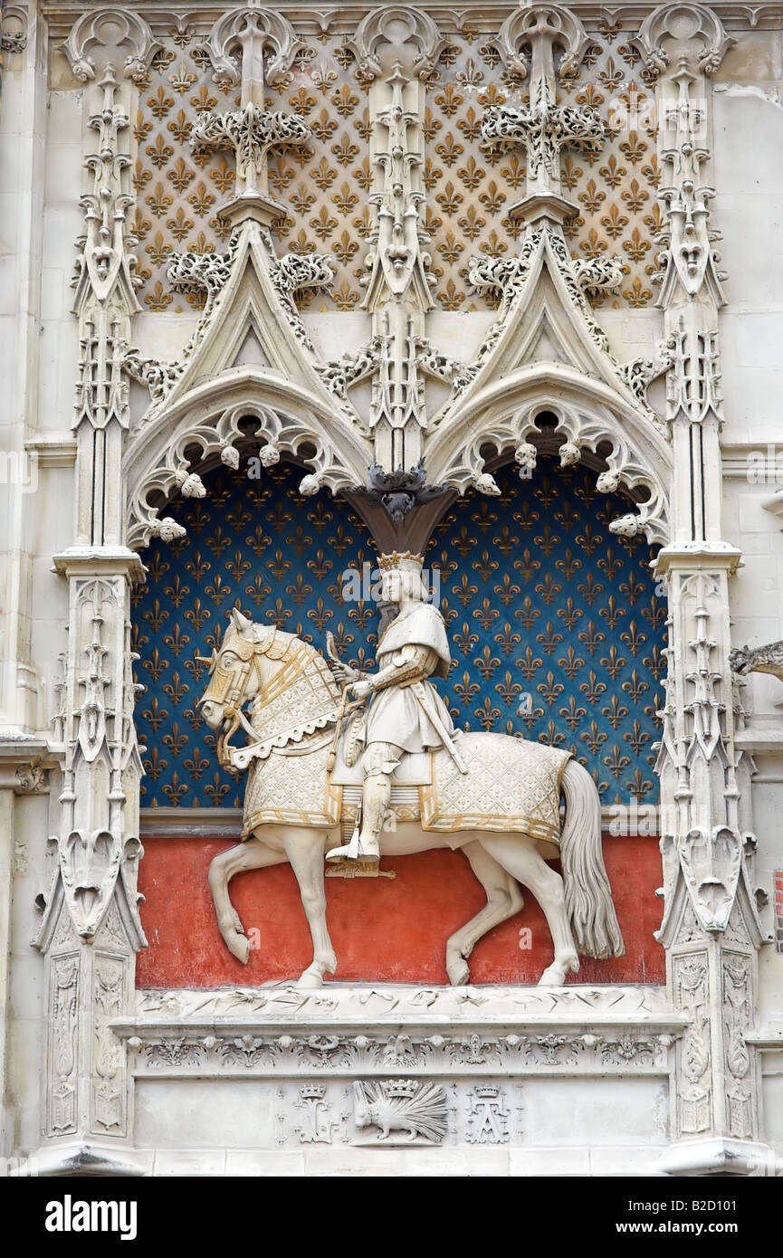 Statue of Louis XII at Chateau de Blois, Loire, France Stock Photo - Alamy