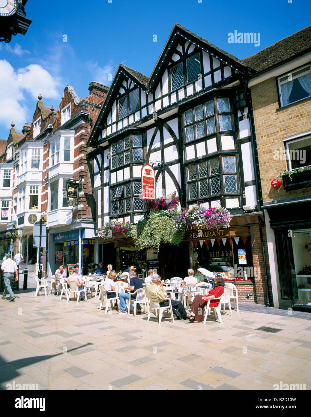 Cafe in High Street UK - England, Hampshire Stock Photo - Alamy