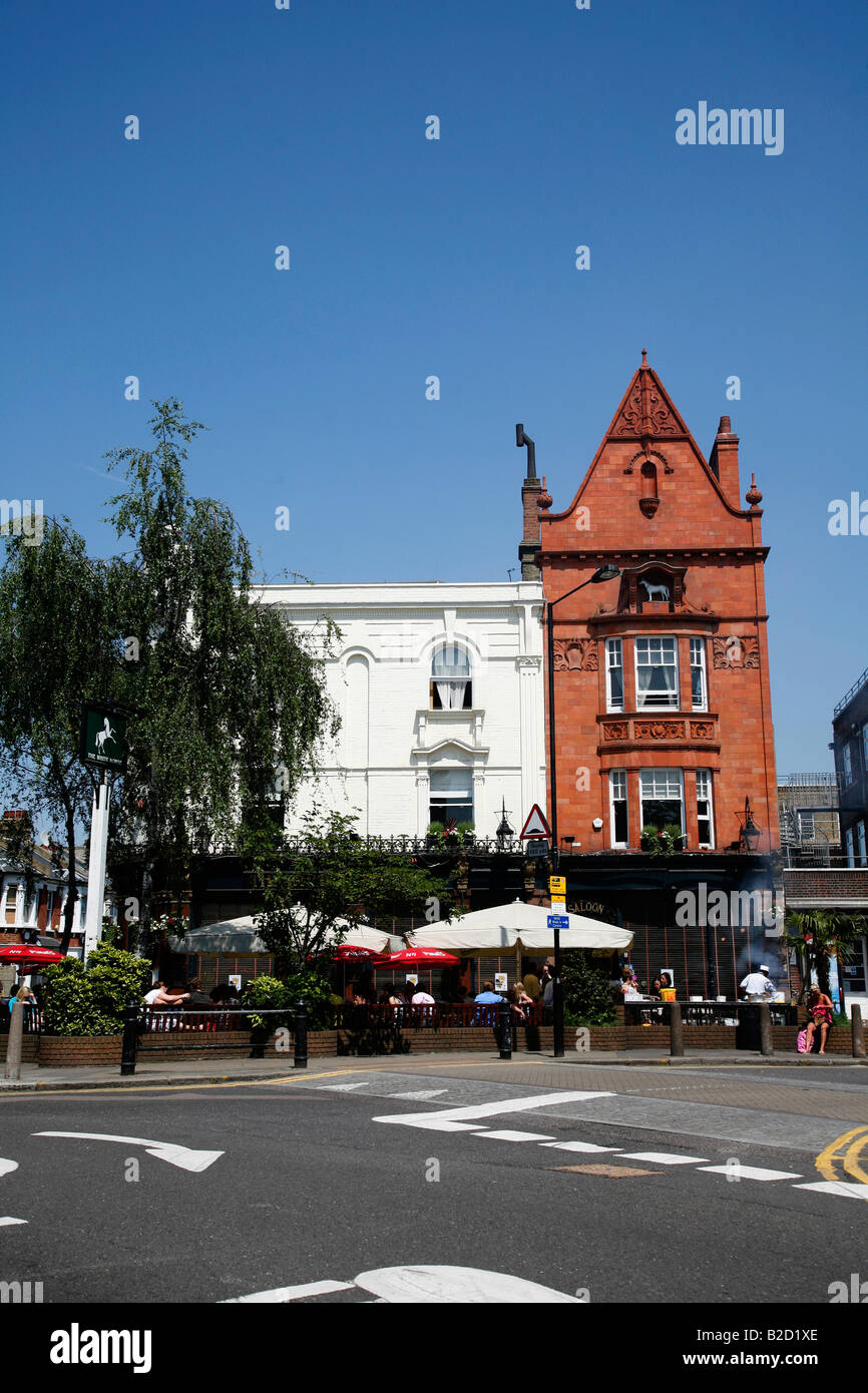 White horse pub fulham hi-res stock photography and images - Alamy