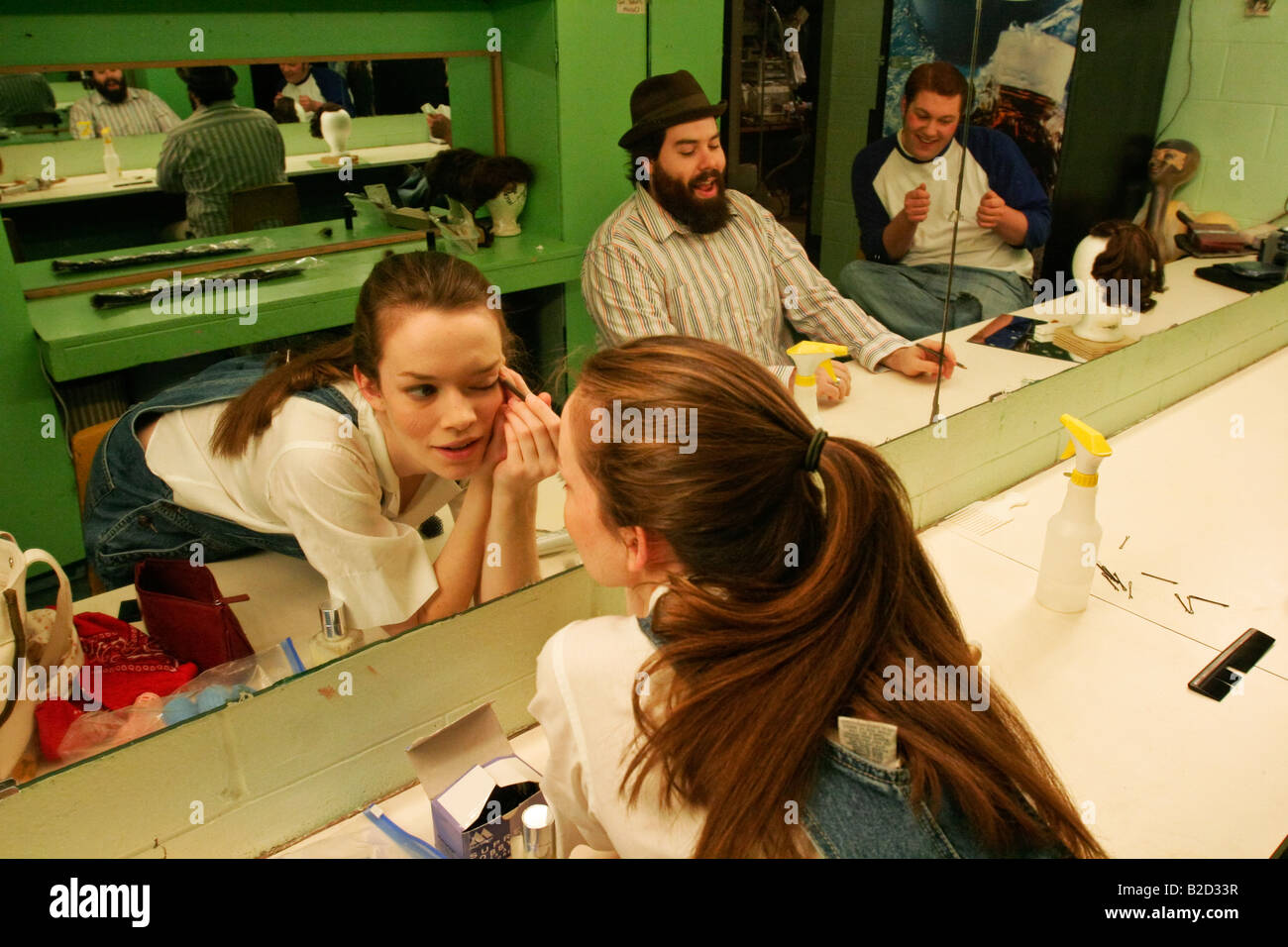 Theatre dressing room mirror hi-res stock photography and images - Alamy