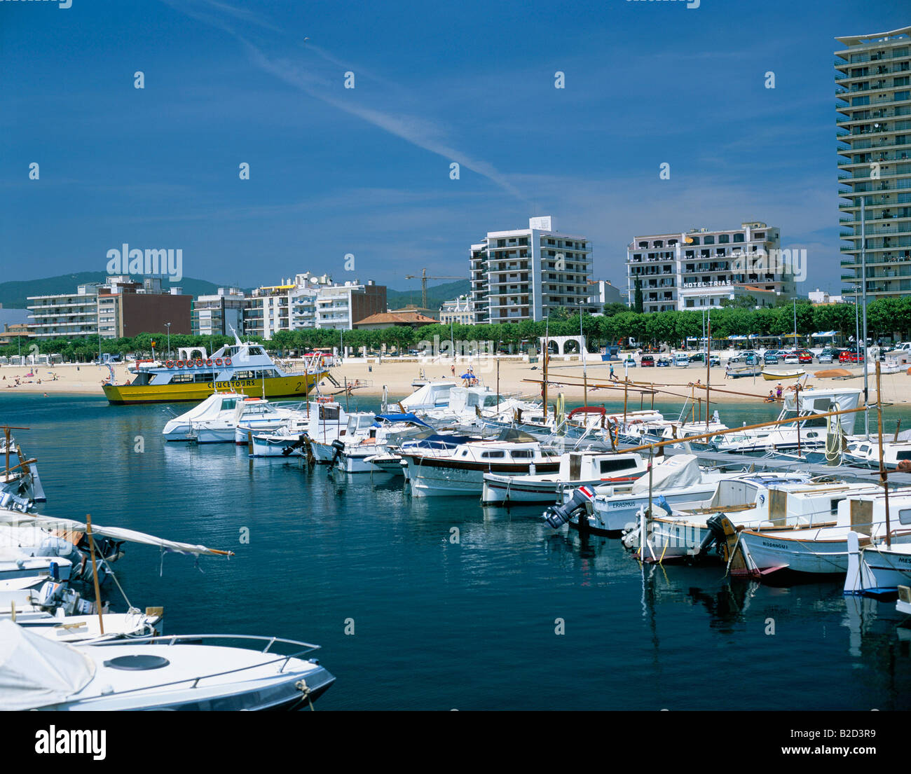 Palamos harbour spain hi-res stock photography and images - Alamy