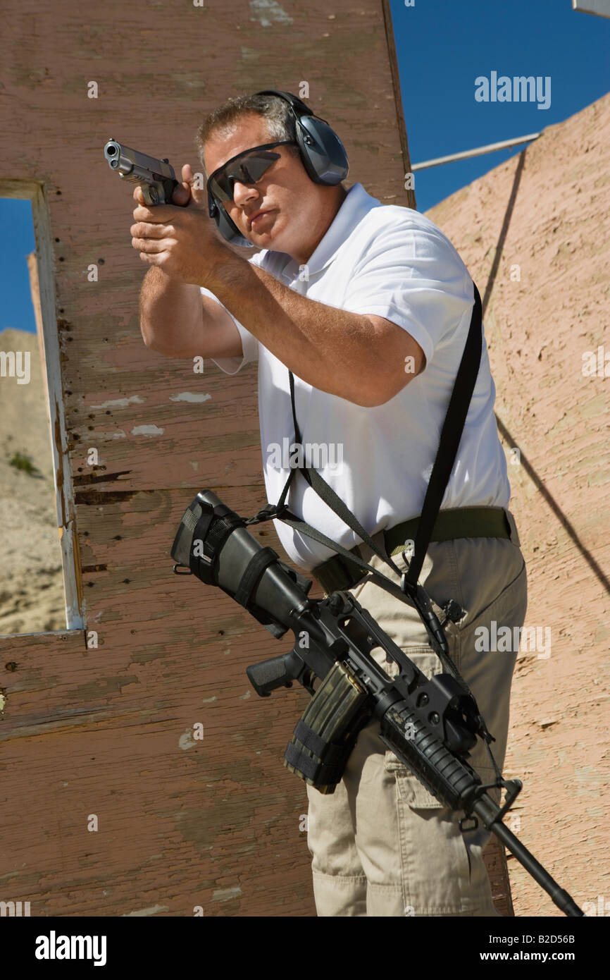 Gun training range hi-res stock photography and images - Alamy