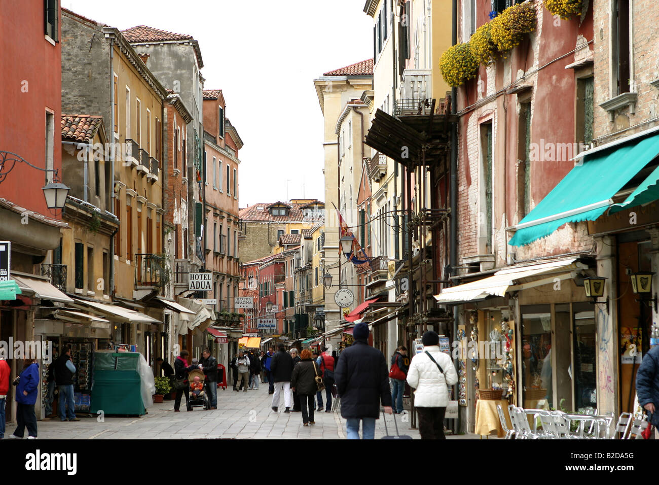 Venice back streets hi-res stock photography and images - Alamy
