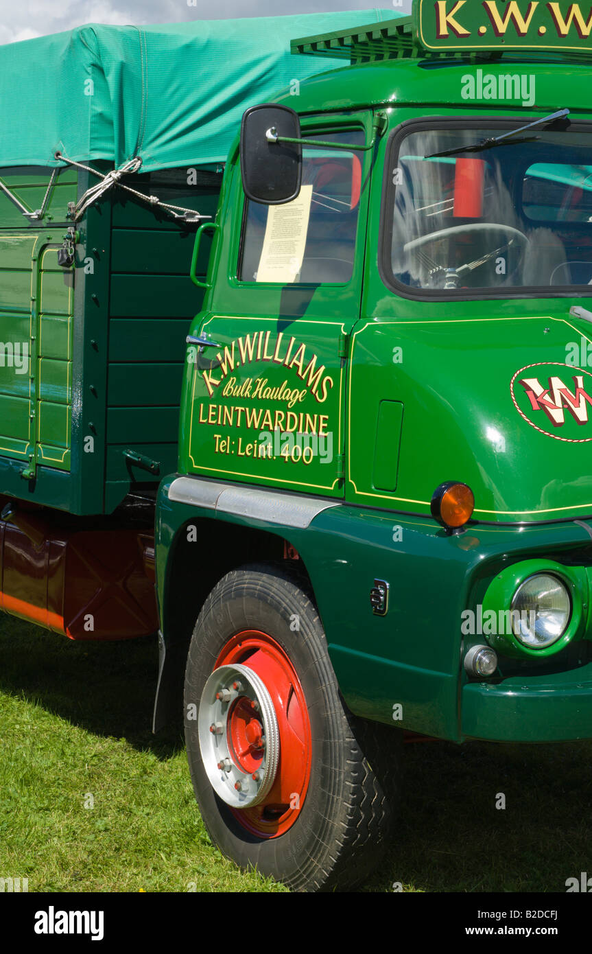 Classic commercial vehicle Stock Photo - Alamy