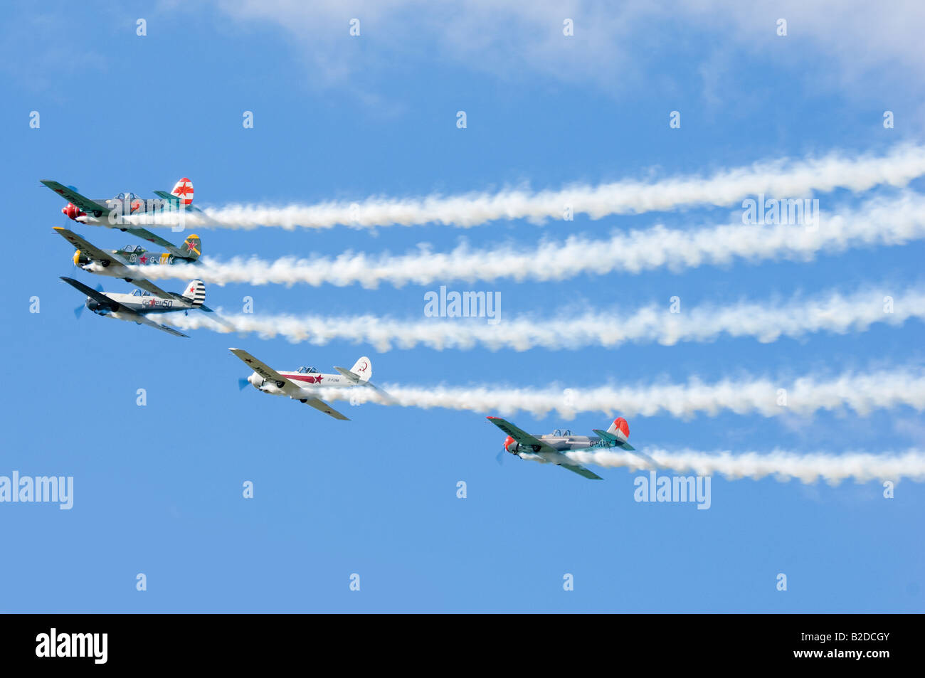 Five planes formation hi-res stock photography and images - Alamy