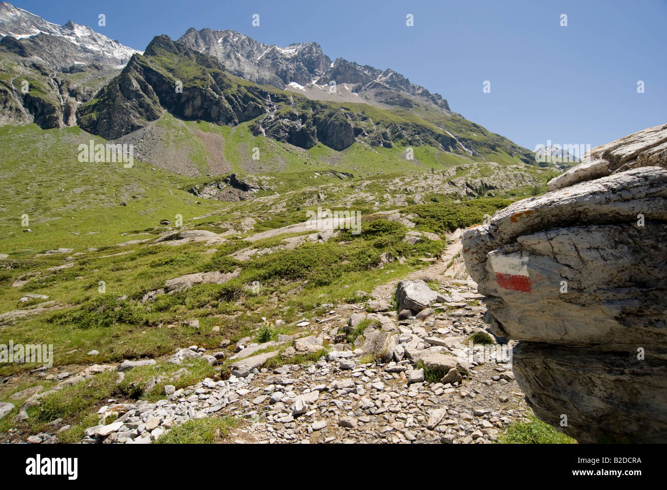 Gr5 route marker hi-res stock photography and images - Alamy