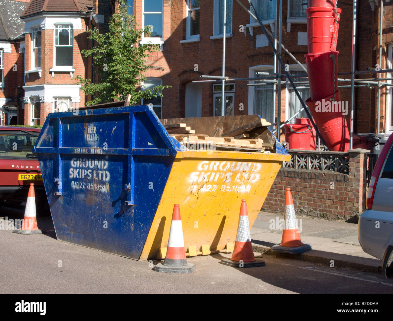 Builders Skip Stock Photos & Builders Skip Stock Images - Alamy