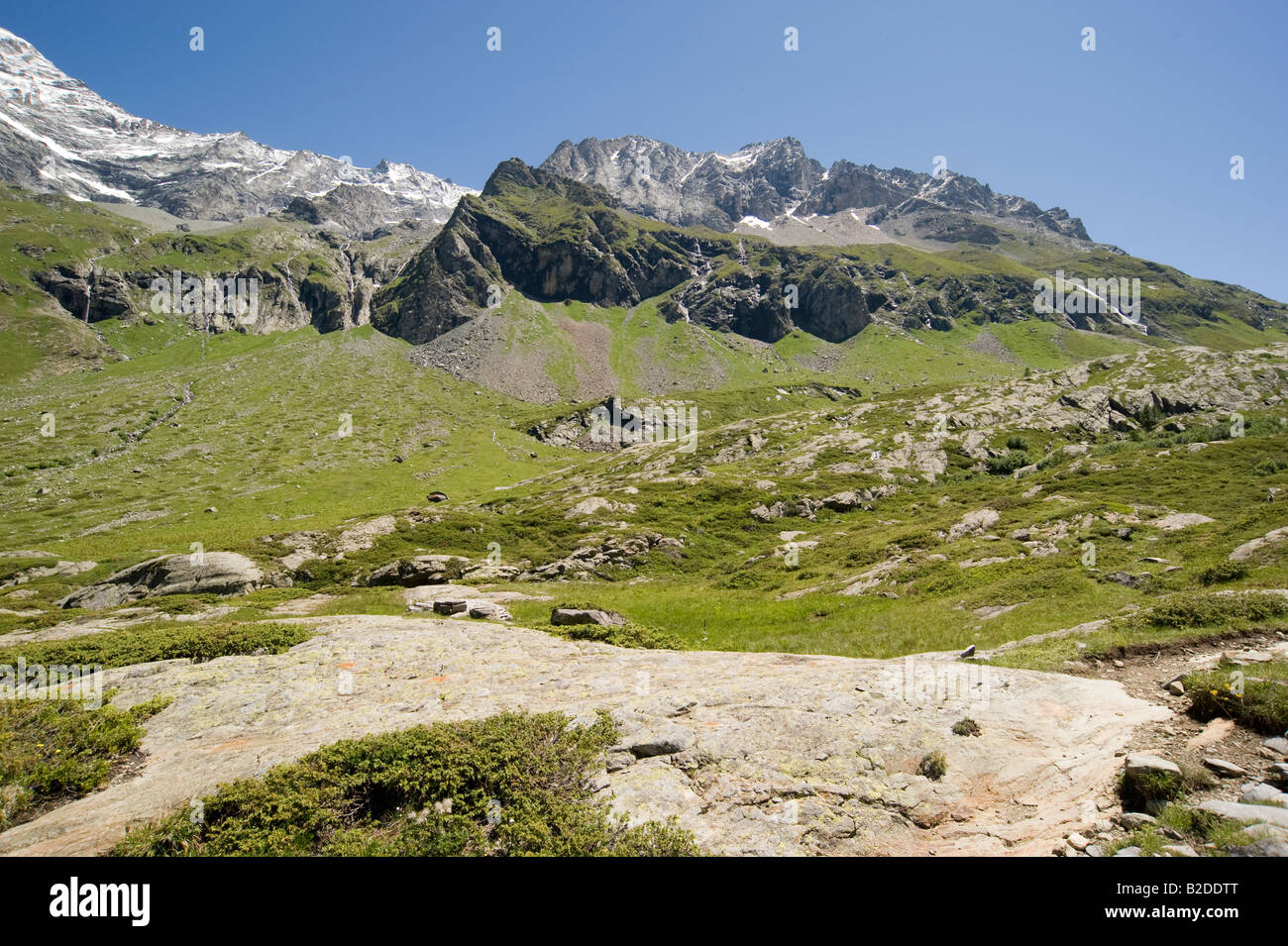 gr5 route to lac de la plagne Stock Photo - Alamy