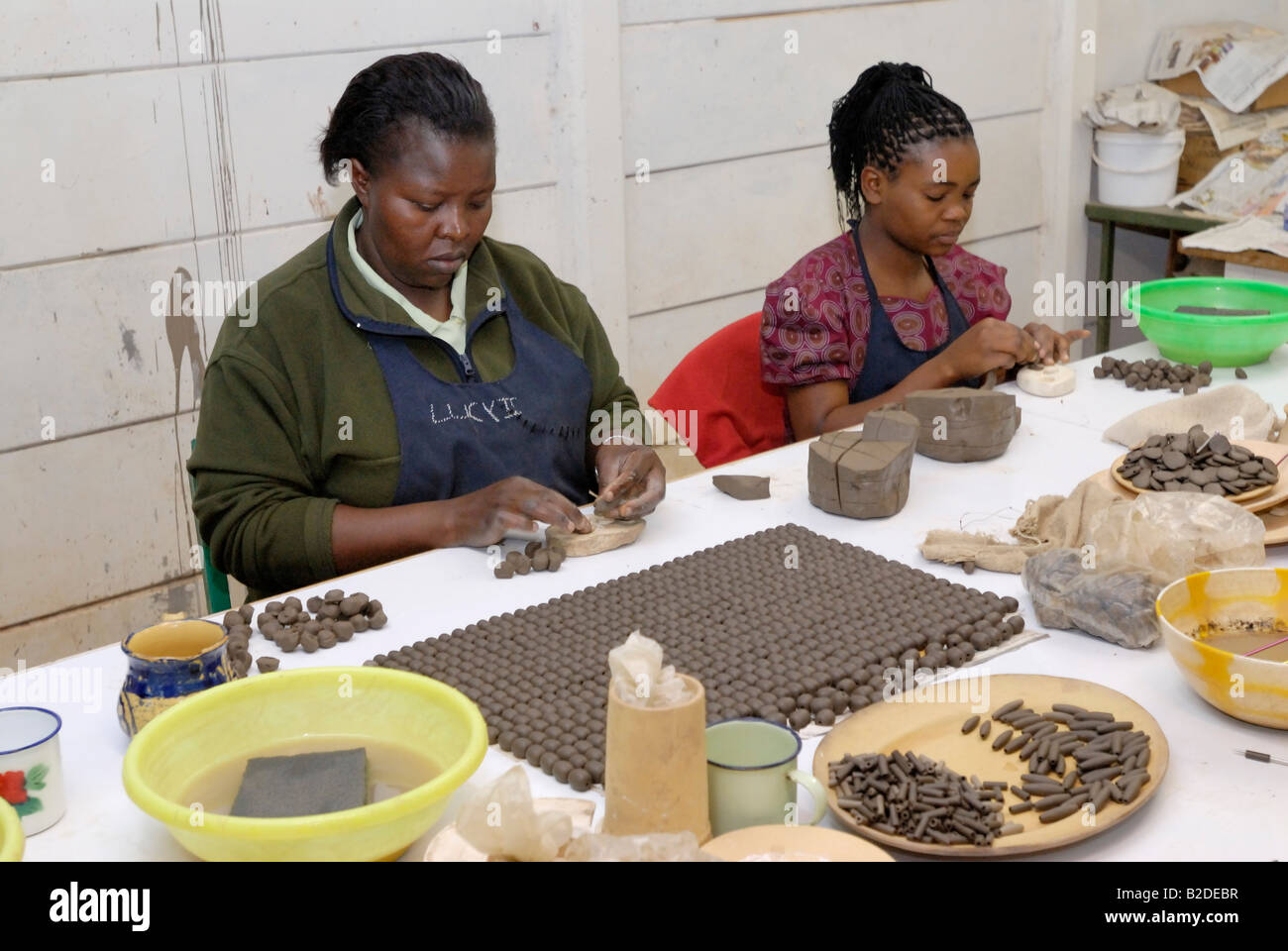 workshop of handmade ceramic beads jewellery and pottery Kazuri Project ...