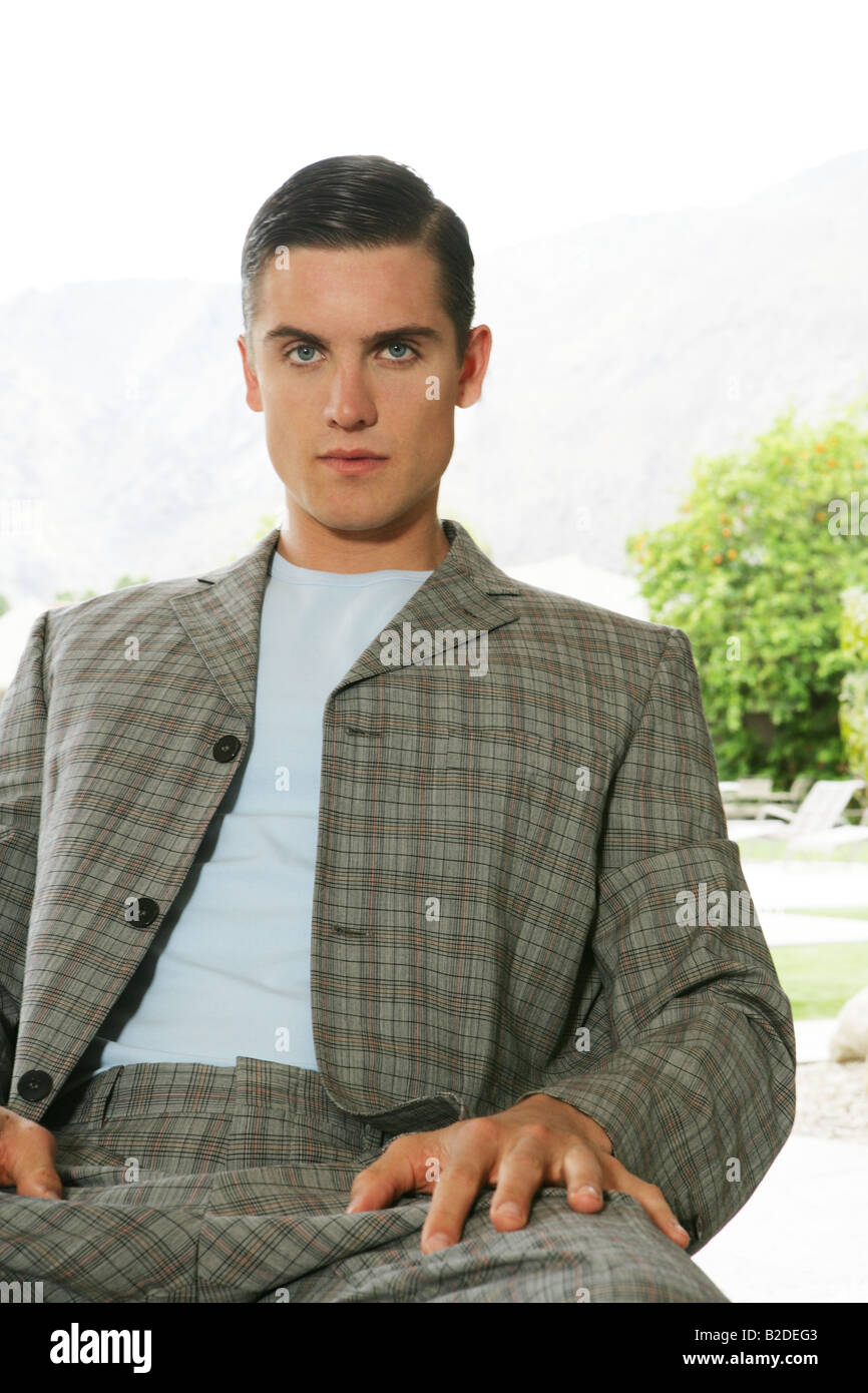 Portrait of young retro man Stock Photo - Alamy