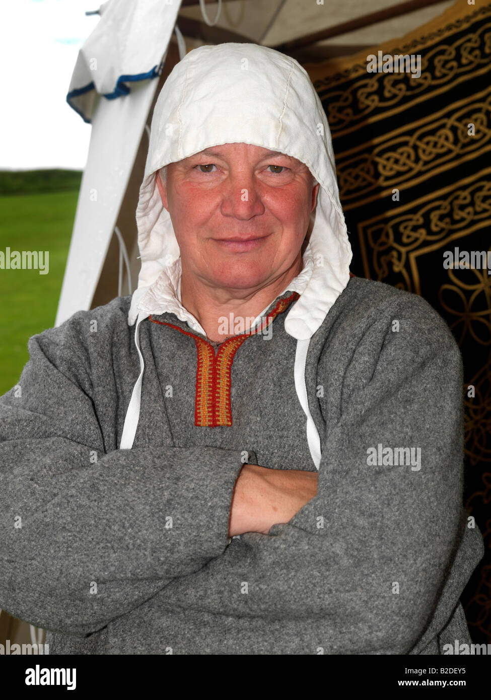 Medieval dressed man hi-res stock photography and images - Alamy Medieval dressed man hi-res stock photography and images - Alamy