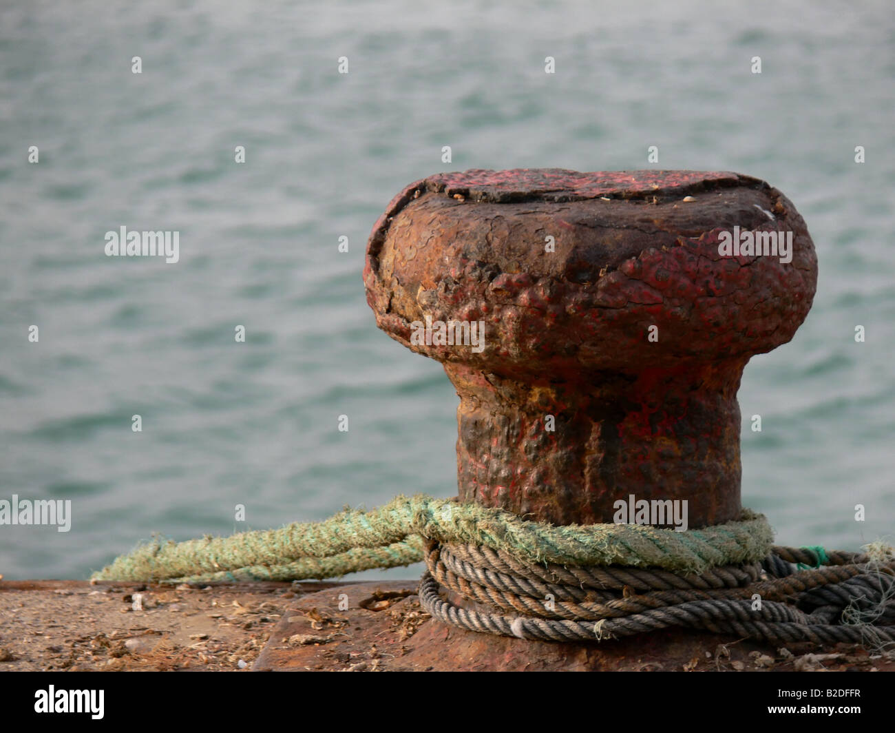 Mooring at port hi-res stock photography and images - Alamy