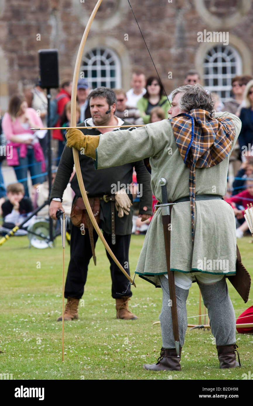 Medieval archer scotland hi-res stock photography and images - Alamy