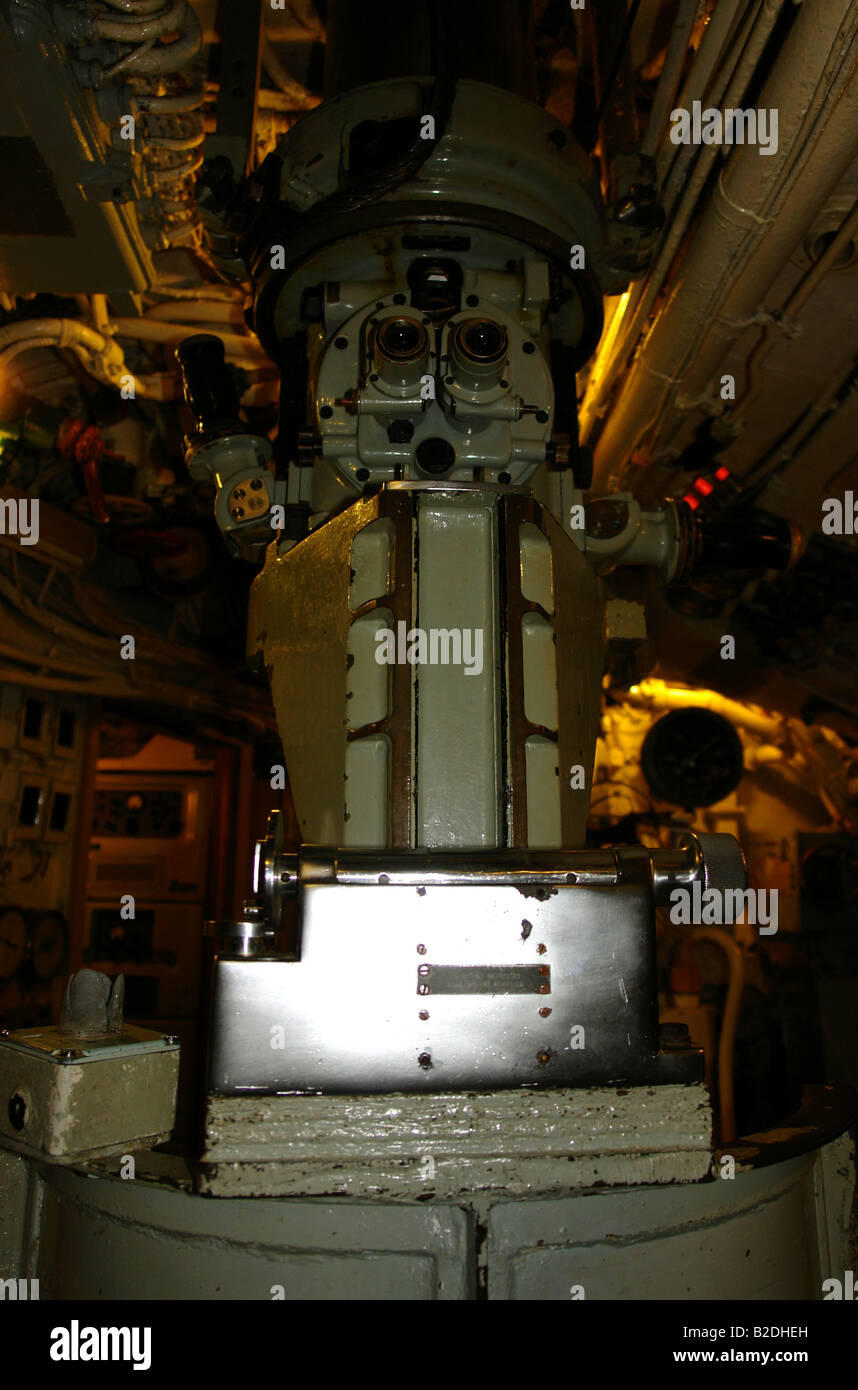 World war 2 submarine periscope hi-res stock photography and images - Alamy