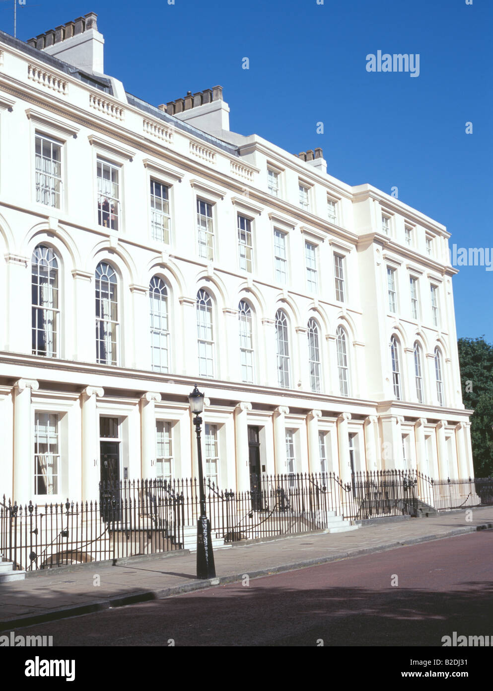 Classical Regency terraced houses in North London Stock Photo - Alamy
