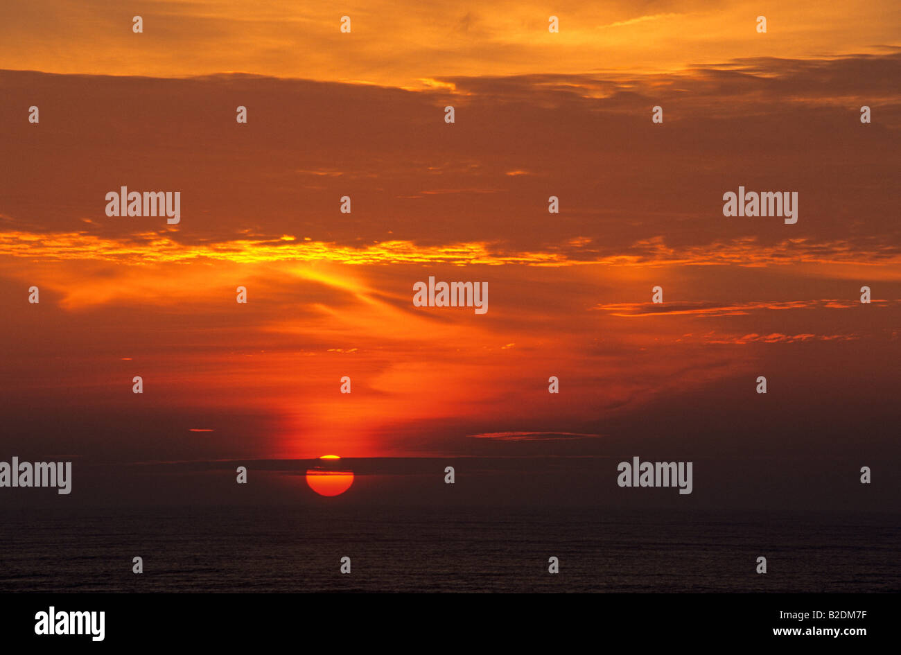 Beautiful calm sea sunset hi-res stock photography and images - Alamy