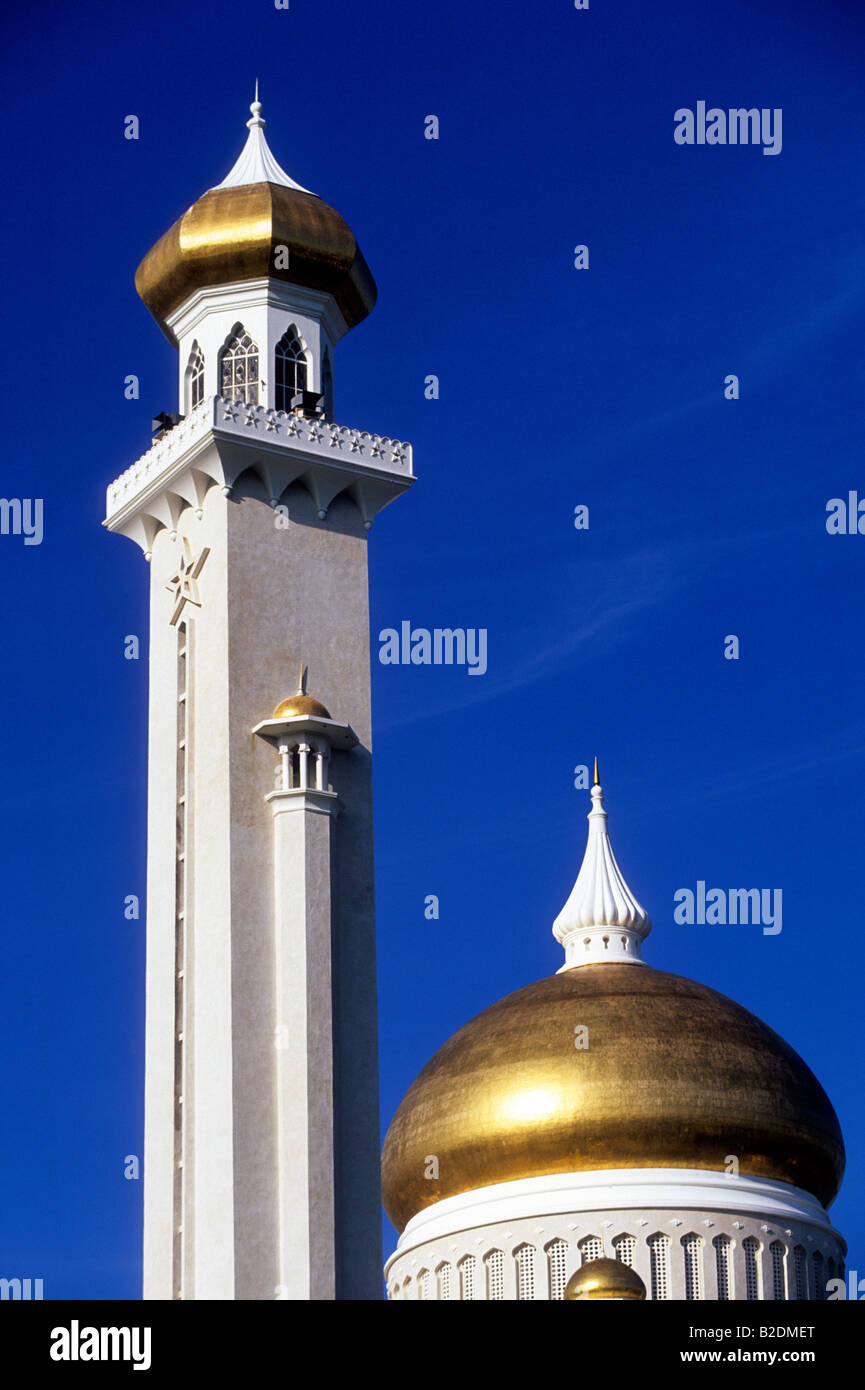 A minoret of the Omar Ali Saifuddien Mosque, Bandar Seri Begawan ...