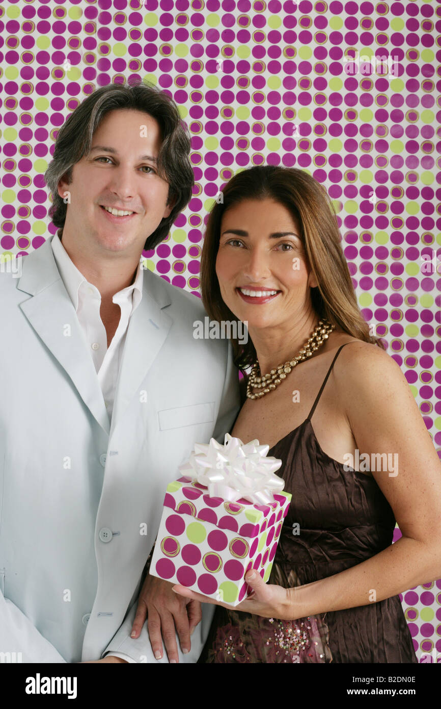 Couple looking into gift box hi-res stock photography and images - Alamy