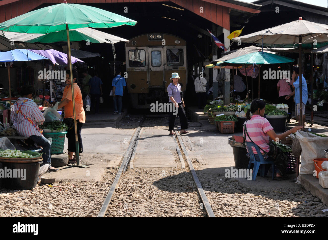 mahachai market , mahachai station, samutsakhon,thailand Stock Photo ...