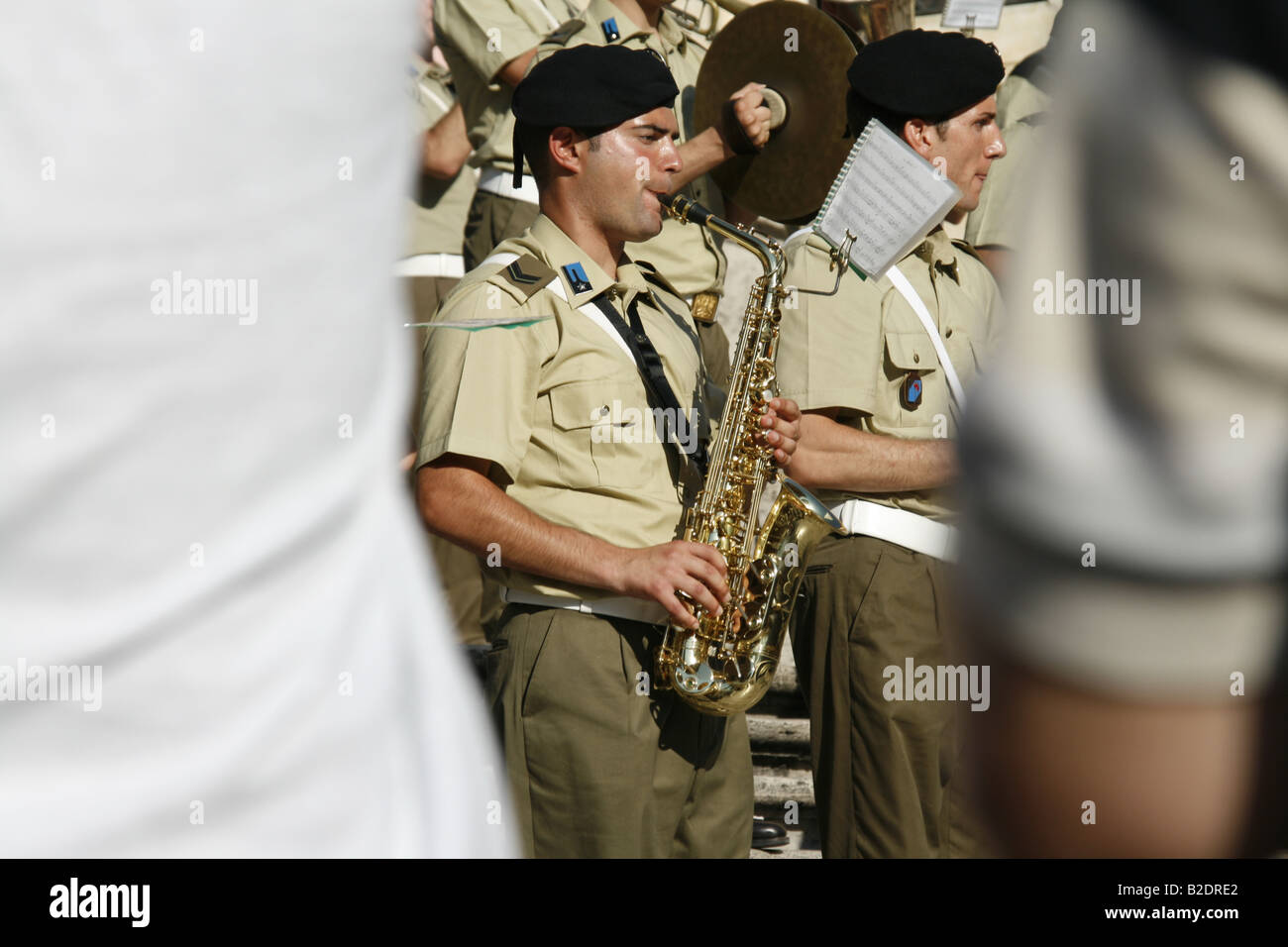 music band playing on spanish steps in rome Stock Photo - Alamy