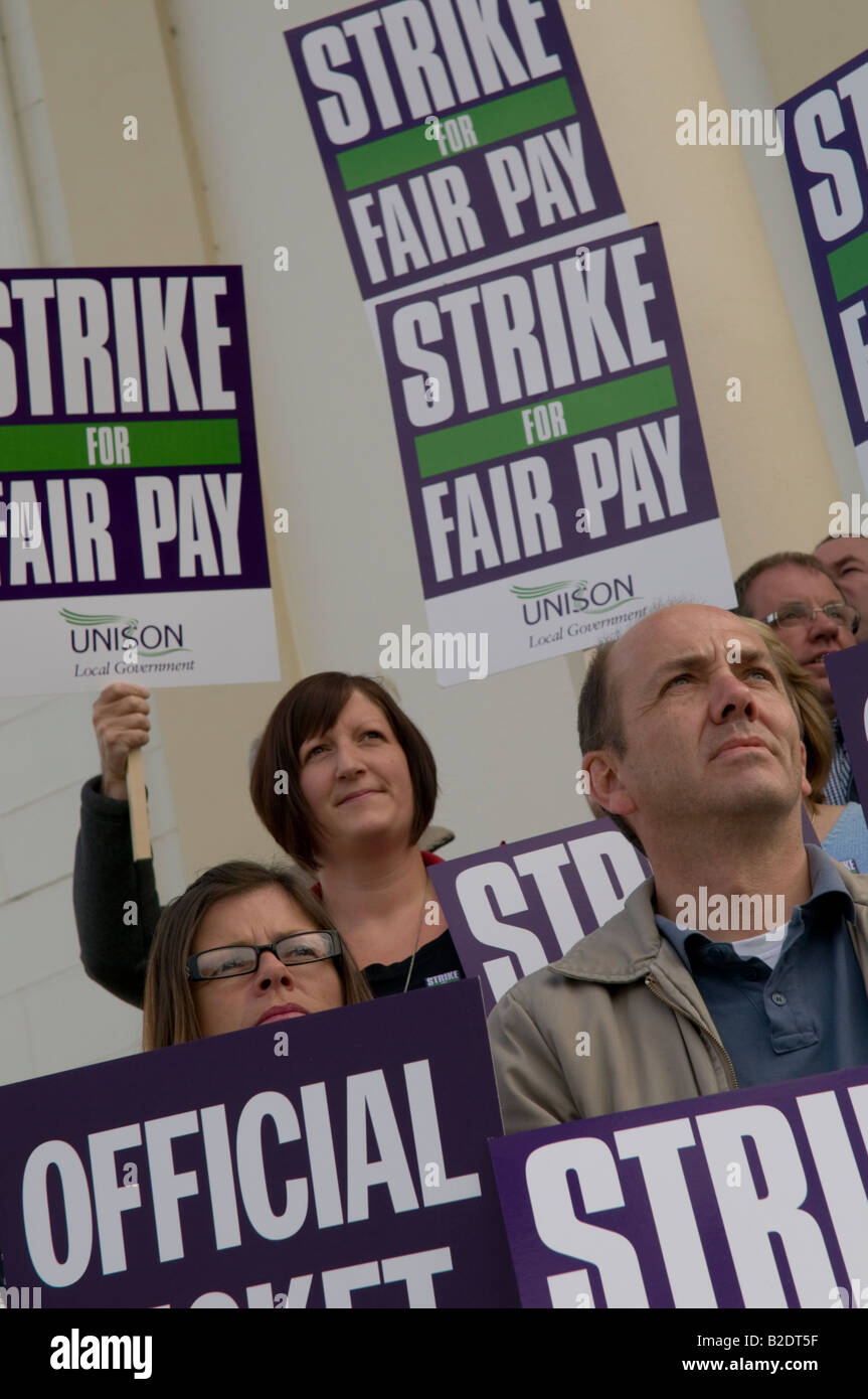 Fair pay unison hi-res stock photography and images - Alamy