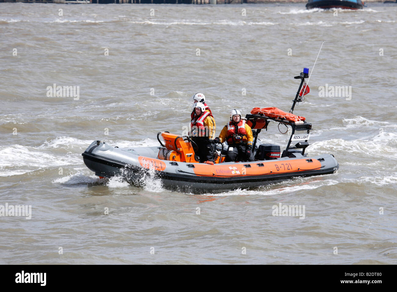 Rnli lifeboat on river hi-res stock photography and images - Alamy