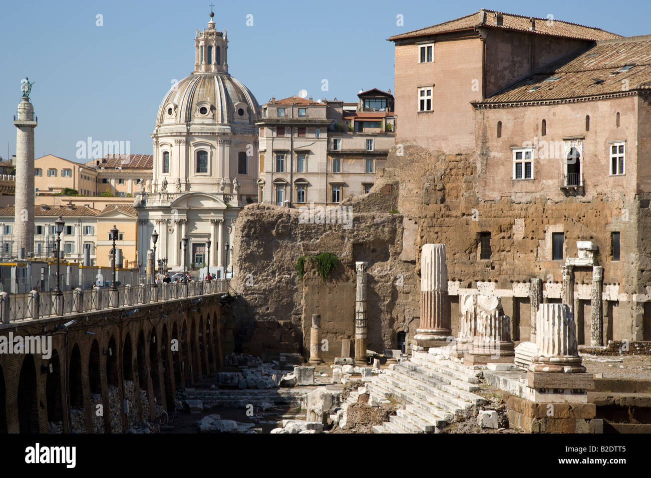 Forum buildings hi-res stock photography and images - Alamy