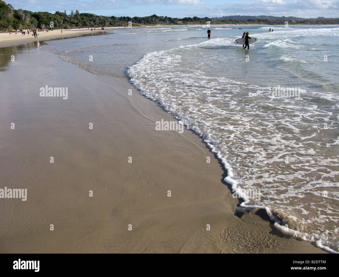 People on the beach at Byron Bay NSW Australia Stock Photo - Alamy