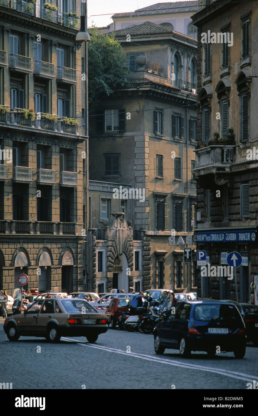 Street scene in rome hi-res stock photography and images - Alamy
