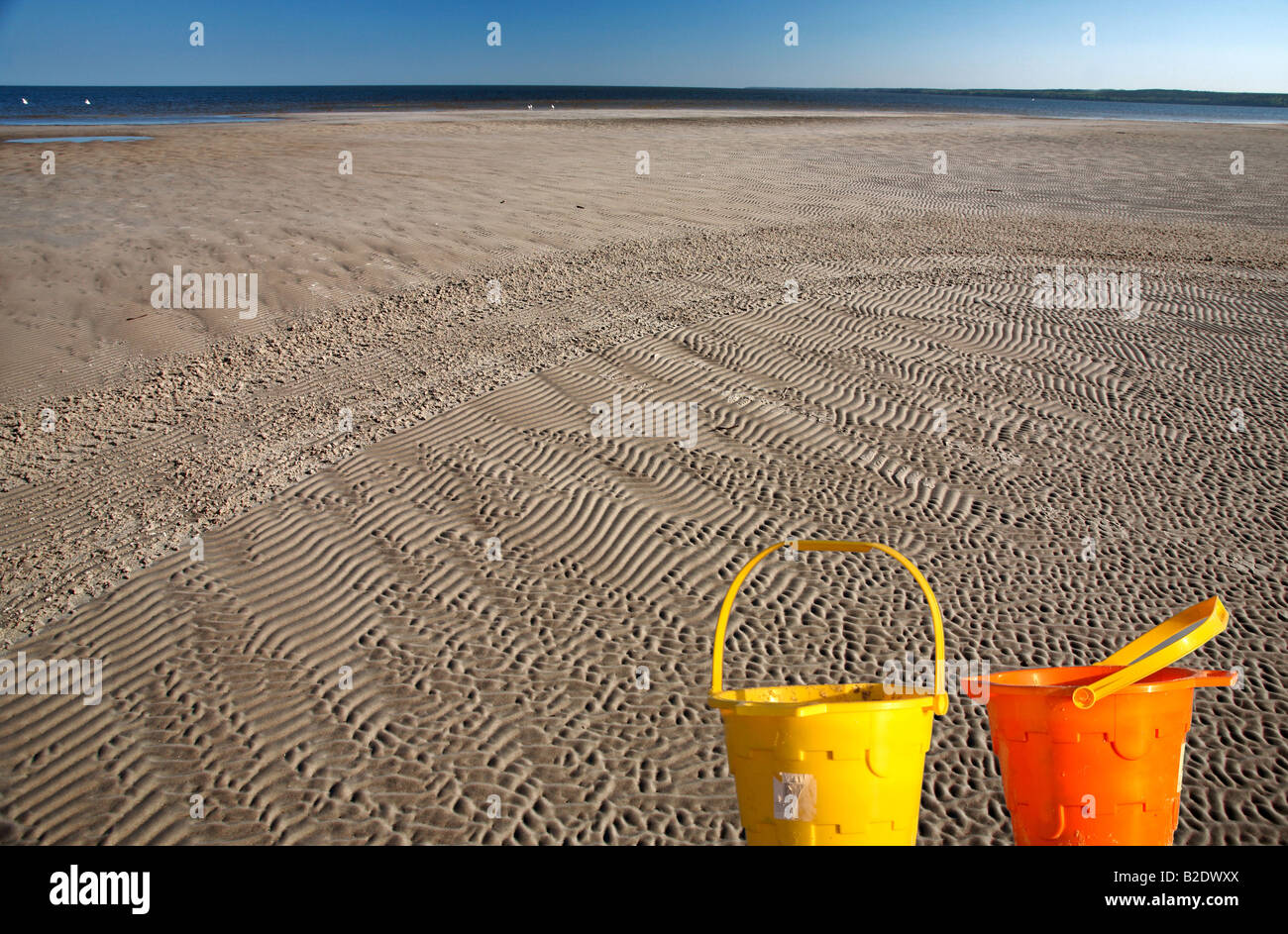 Sand flats along shore of Lake Winnipeg Stock Photo - Alamy