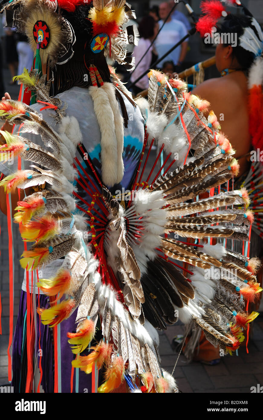 Native American Costume Stock Photo - Alamy
