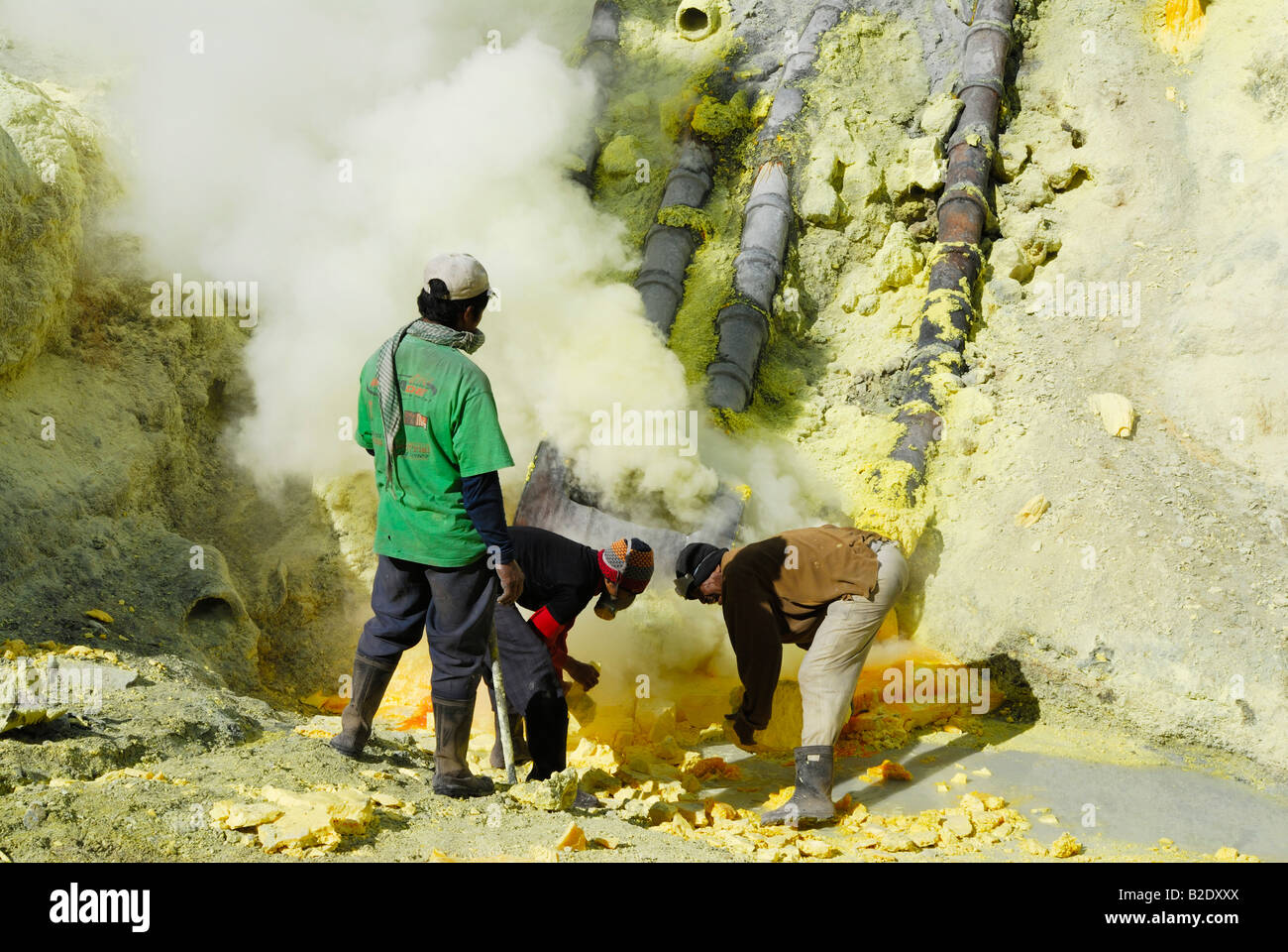 active volcano Kawah Ijen a working men is mining sulphur hard and ...
