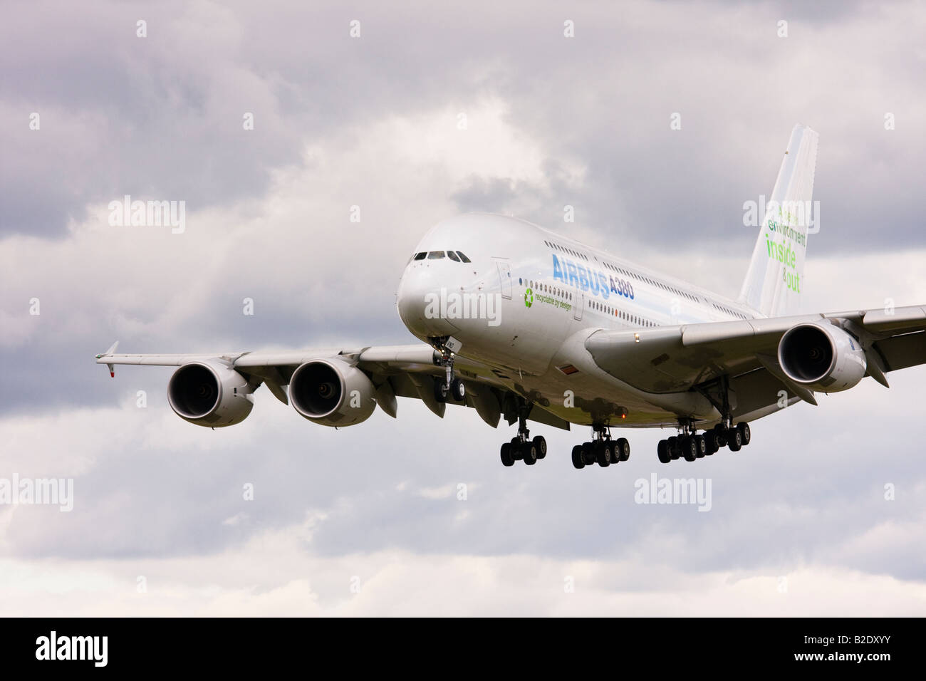 Airbus A380 landing Stock Photo - Alamy