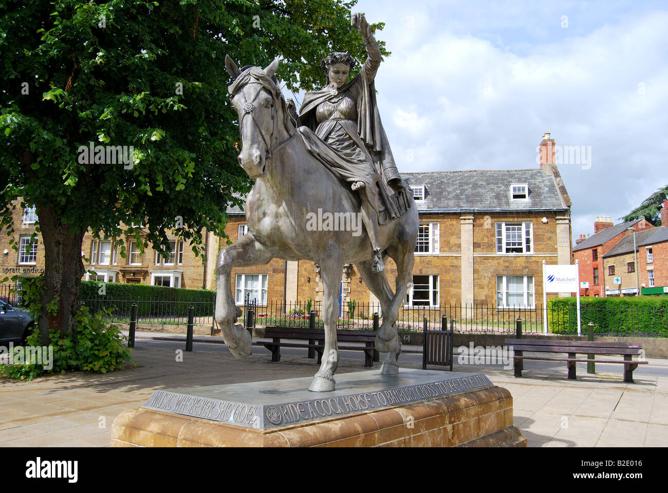 Fine Lady upon a White Horse statue, Banbury, Oxfordshire, England ...