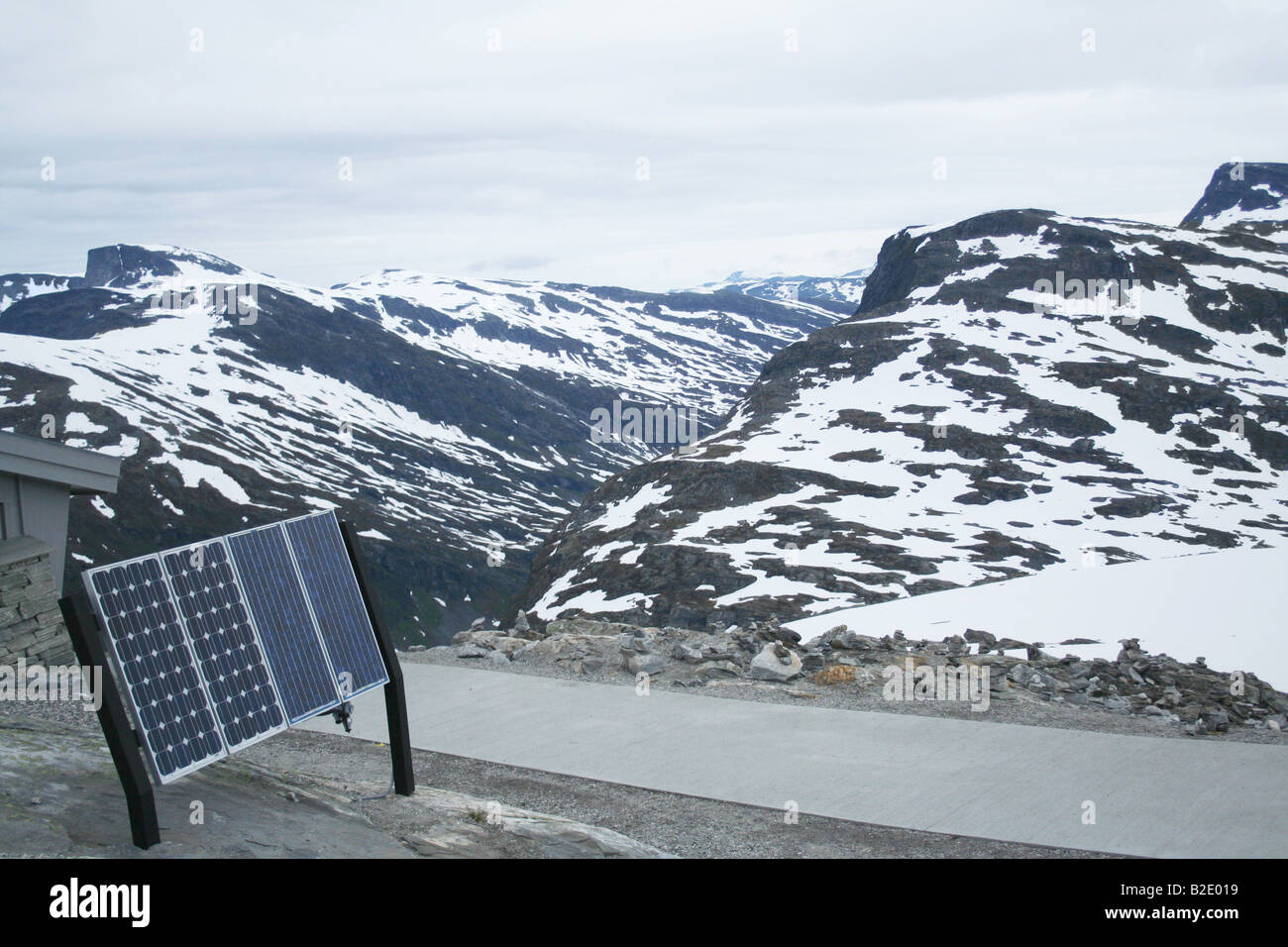 Solar panel battery sun hi-res stock photography and images - Alamy