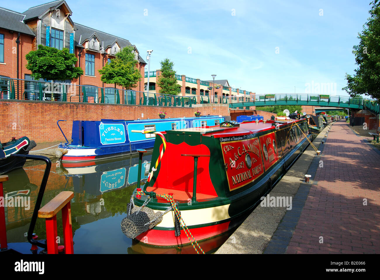 Castle Quay Shopping Centre and Oxford Canal, Banbury, Oxfordshire ...
