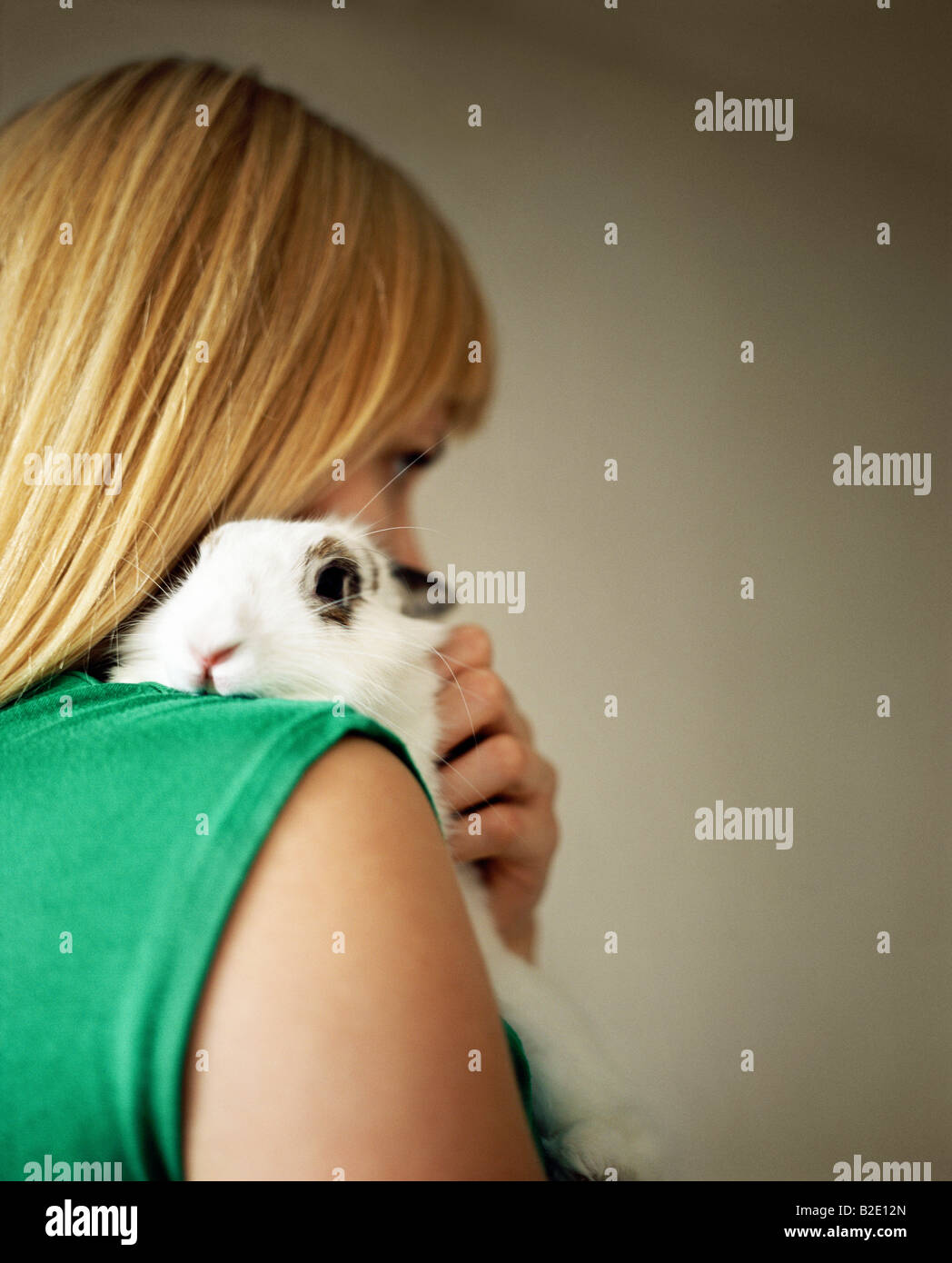 Side view of a rabbit hi-res stock photography and images - Alamy