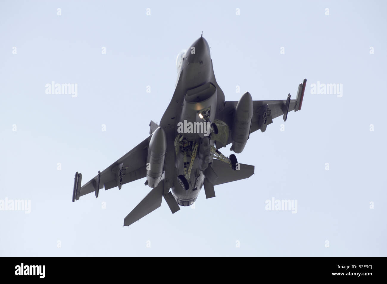 Lockheed F 16 Fighting Falcon Stock Photos & Lockheed F 16 Fighting ...