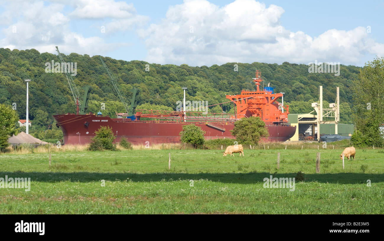 Yeoman bridge hi-res stock photography and images - Alamy