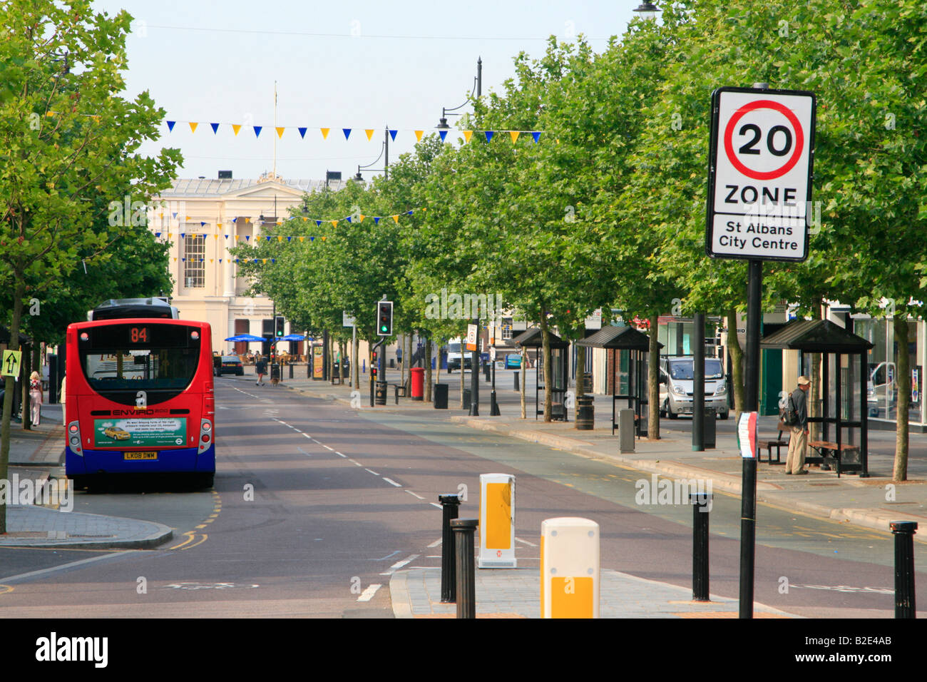 St Albans city 20 mph signpost town centre high street hertfordshire ...