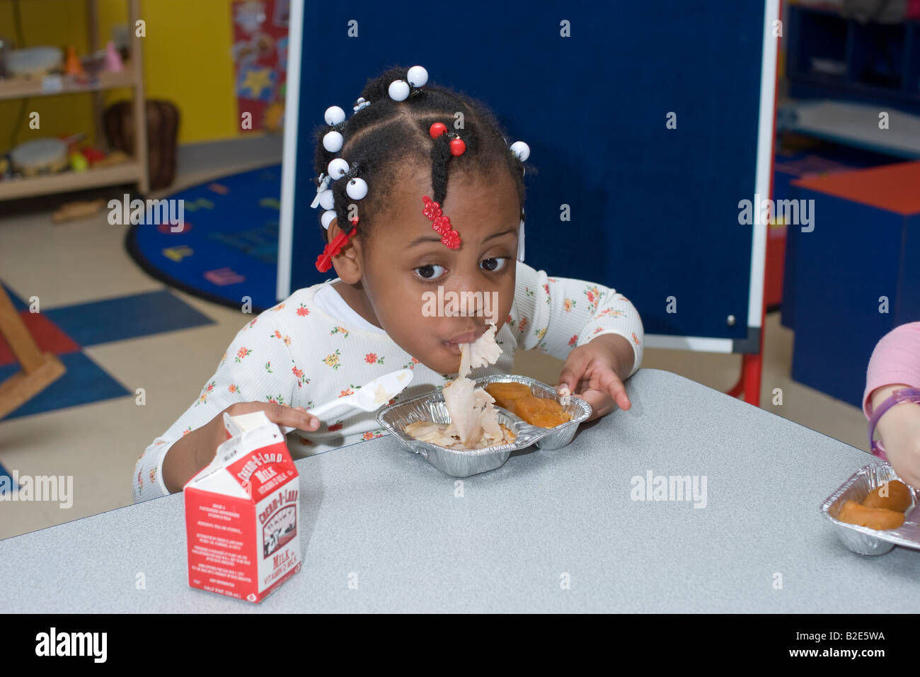 Eating lunch in school Stock Photo - Alamy