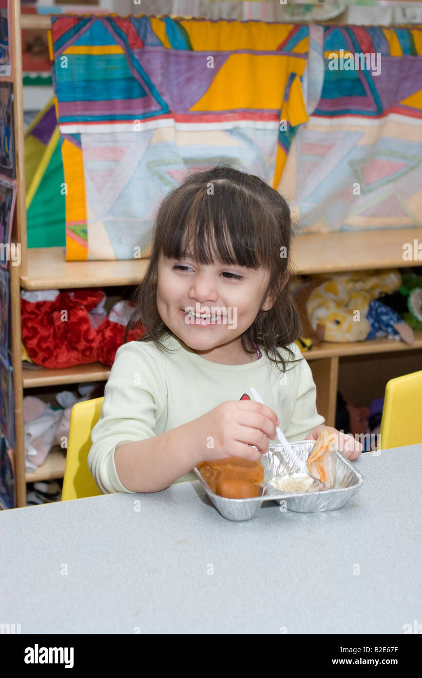 Eating lunch in school Stock Photo - Alamy