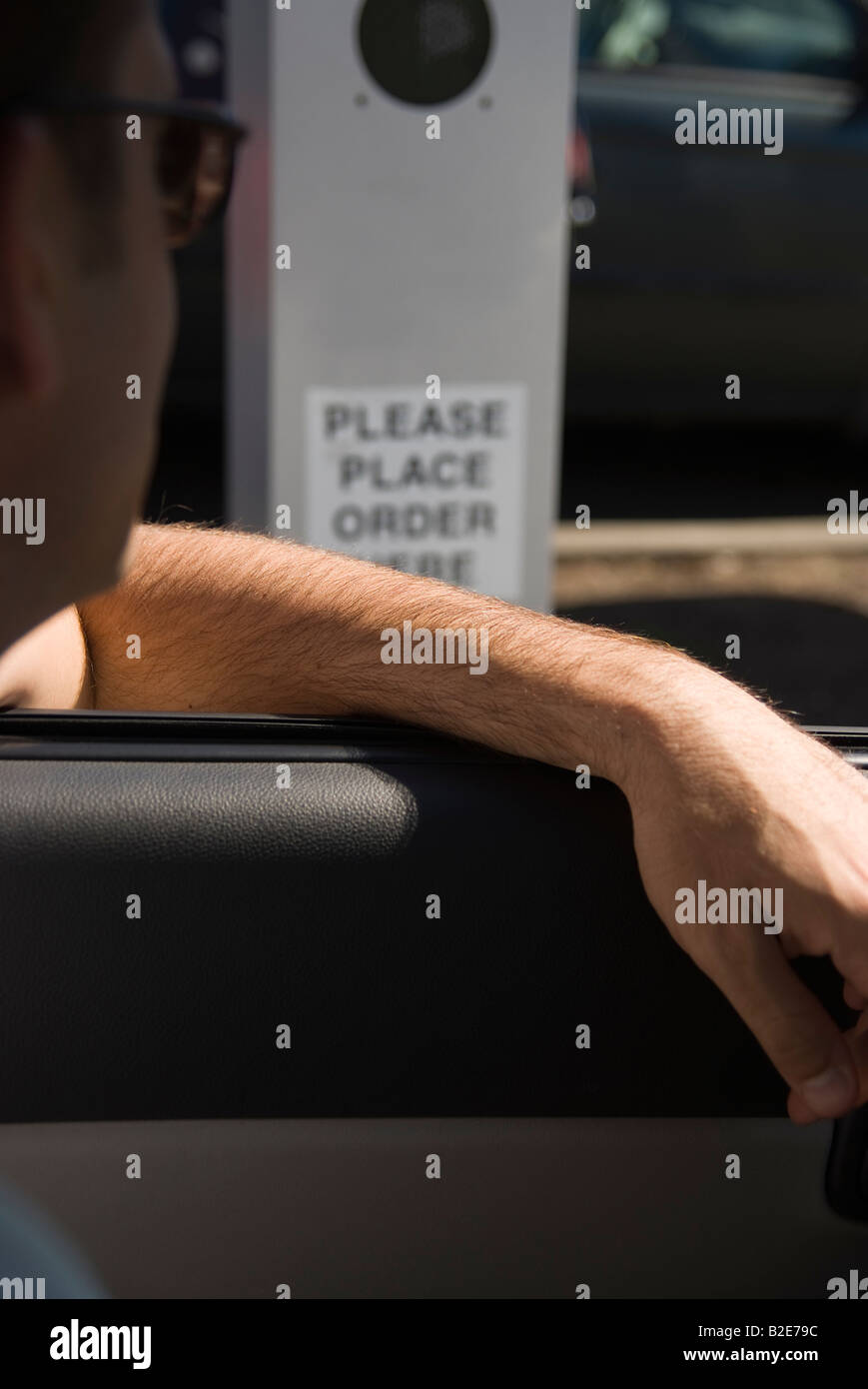 Ordering take out drive thru hi-res stock photography and images - Alamy