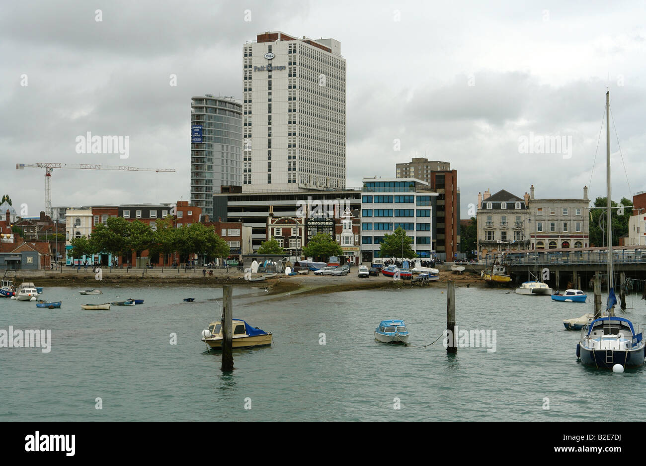 Tower block portsmouth england hi-res stock photography and images - Alamy