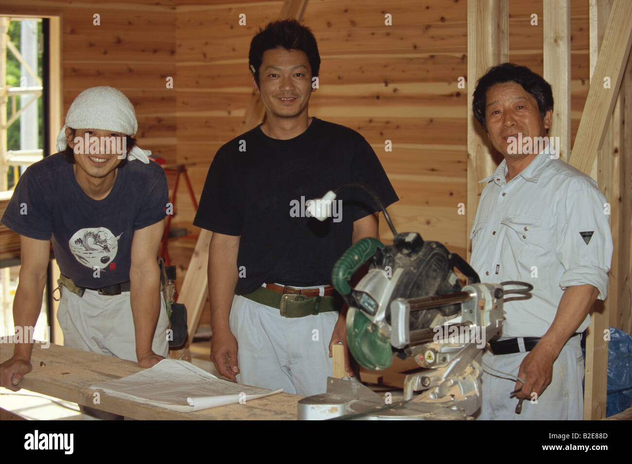 Japanese carpenters work hi-res stock photography and images - Alamy