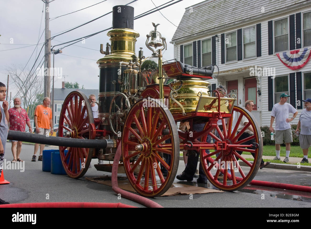 Antique fire pump hi-res stock photography and images - Alamy