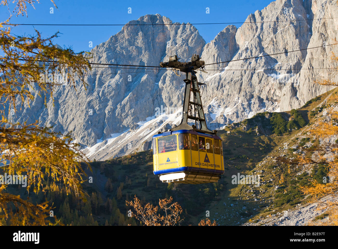 Cable car lift over mountain Hoher Dachstein Dachstein Mountain Range ...