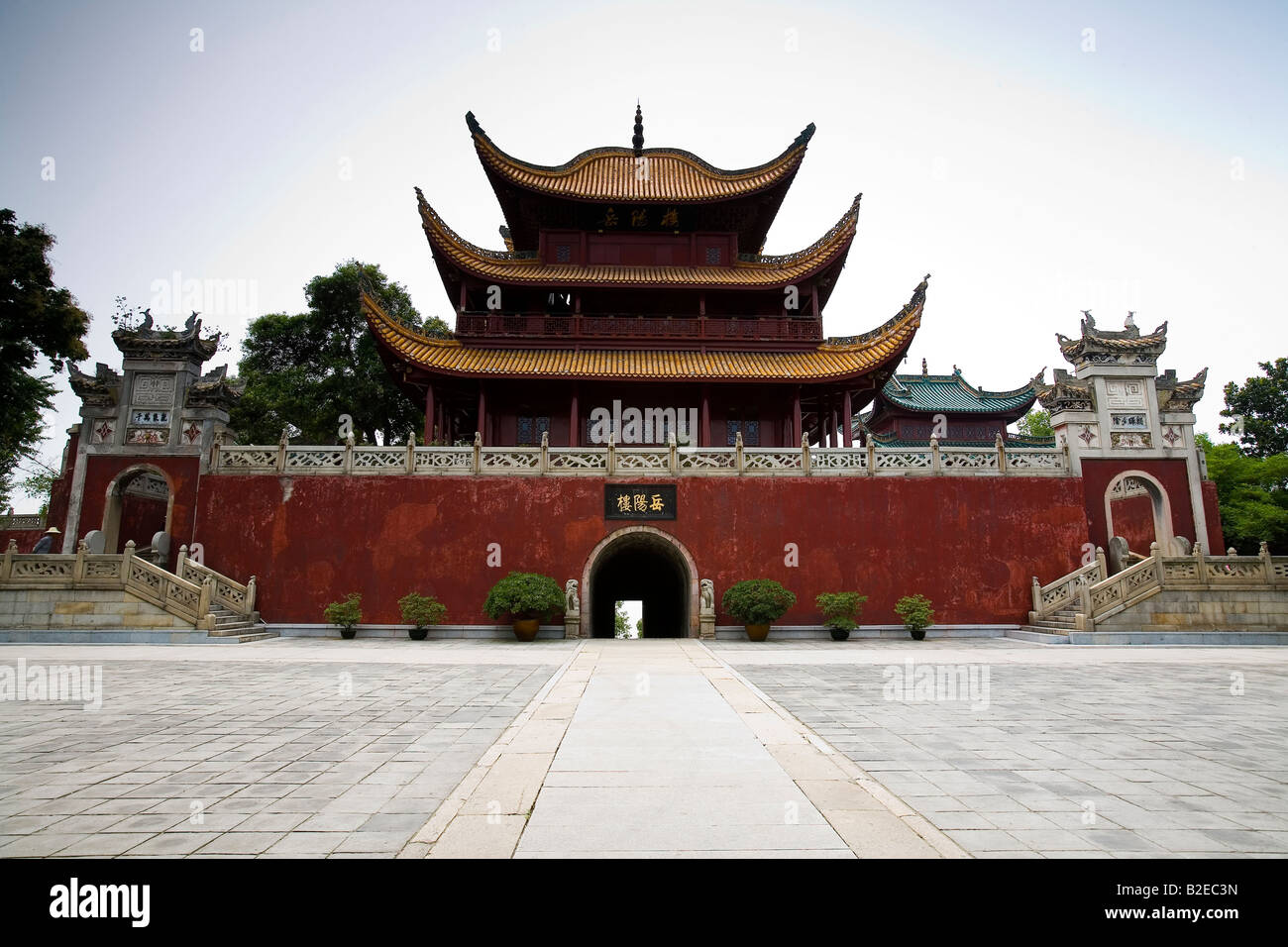 Yueyang tower hi-res stock photography and images - Alamy