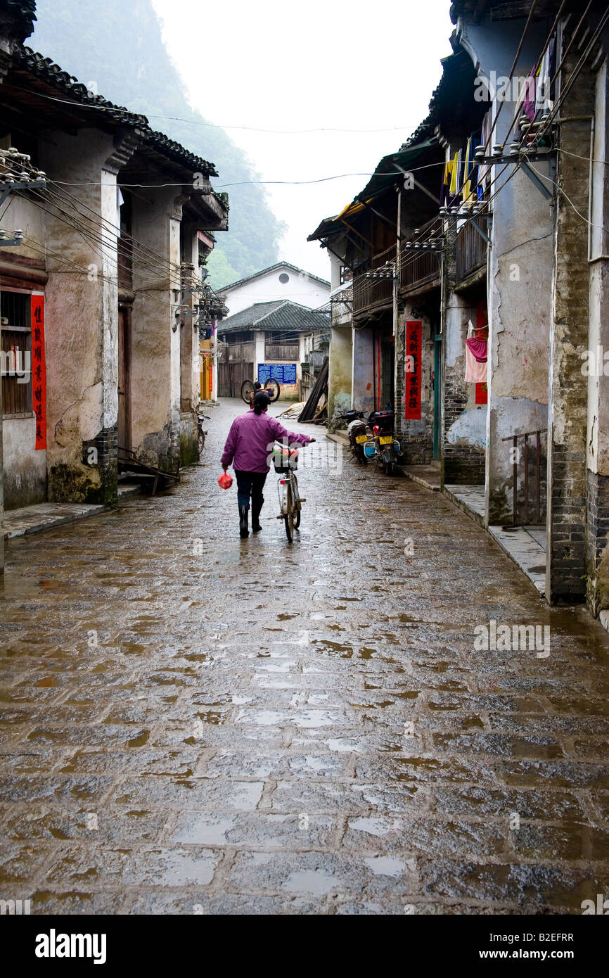 Xingping street hi-res stock photography and images - Alamy