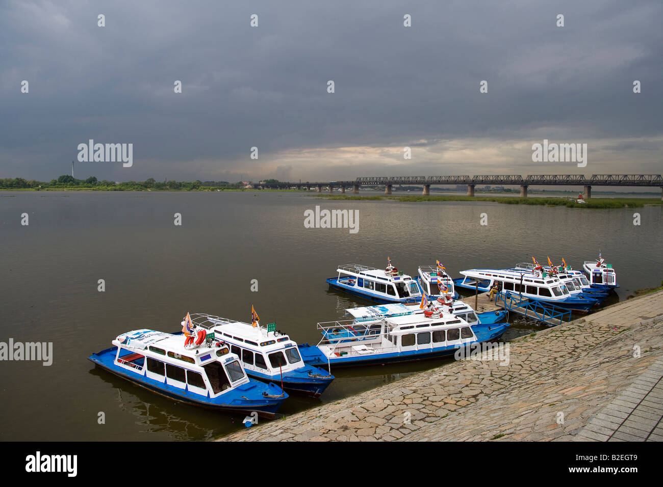 Heilongjiang and songhua river bridge hi-res stock photography and ...